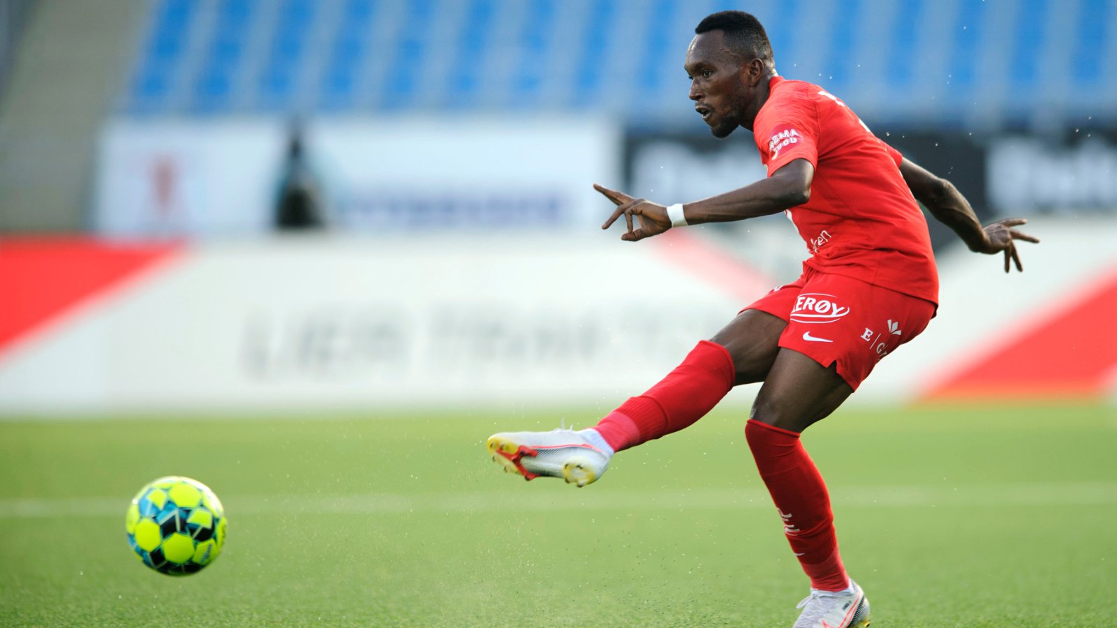 Har vært i kontakt med koronasmittet - må i karantene / Brann